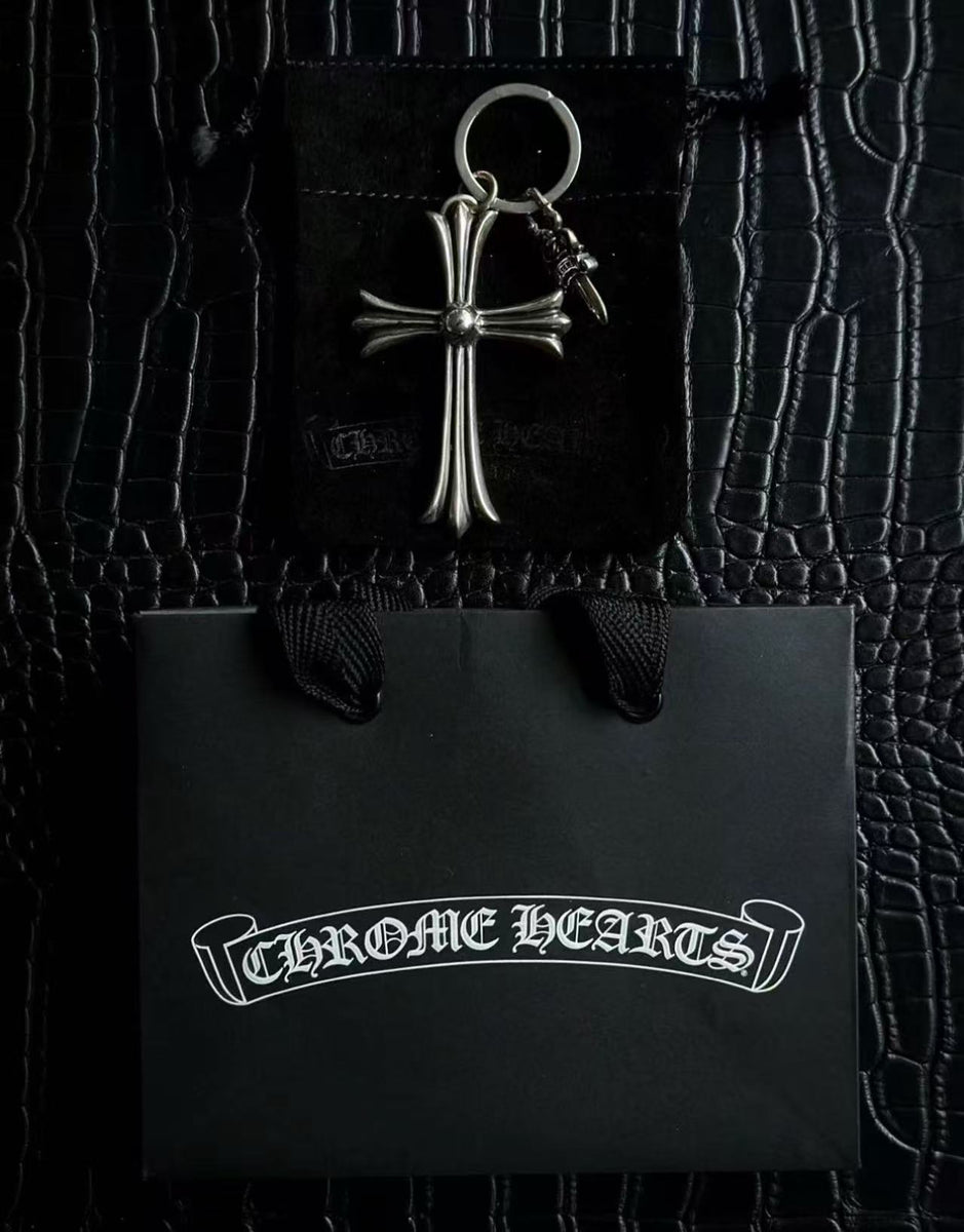 CHROME HEARTS CROSS AND DAGGER KEY RING – SEVAGE KICK